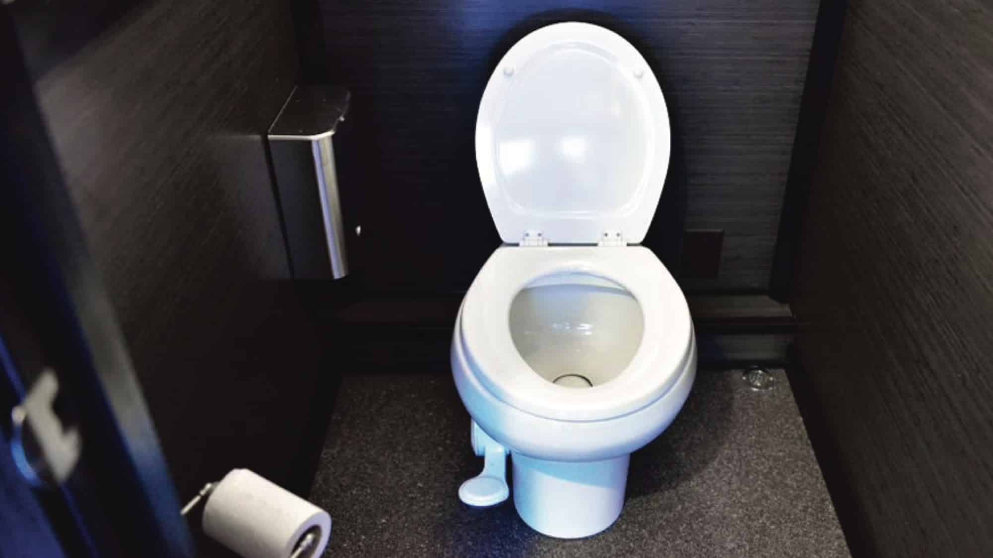 4 Reasons You Should Pick a Flushable Toilet Rental in Miami, Florida