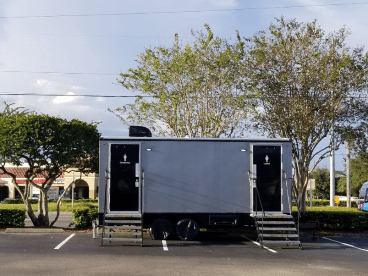 Experience Unmatched Luxury with the Executive PLUS 7-Station Portable ...